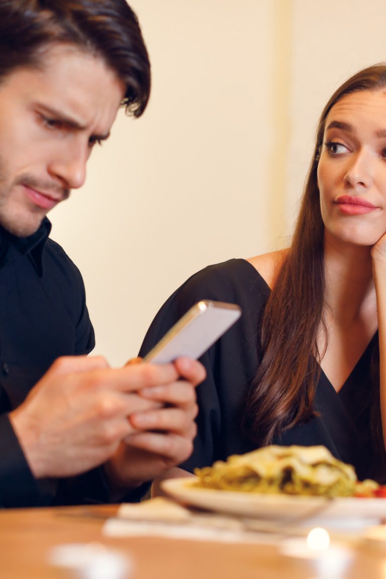 The 16 Biggest Red Flags in a Guy: Watch Out, Ladies! 🚩