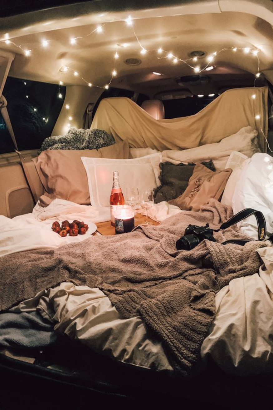 56 Cheap Date Ideas That Are Gua-Ran-Teed to Be a Blast!