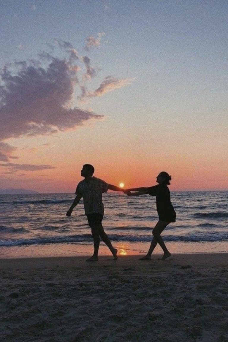 50 Unforgettably Adorable First Date Ideas For The Books!