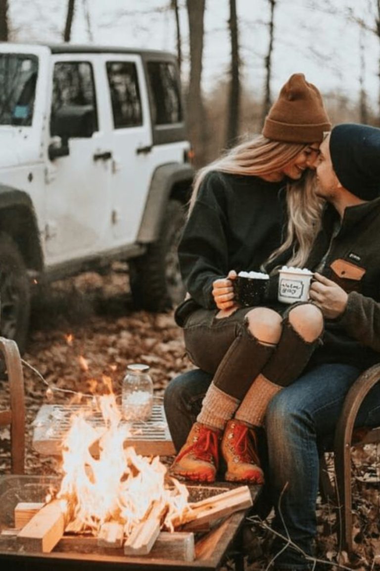 50 Unforgettably Adorable First Date Ideas For The Books!