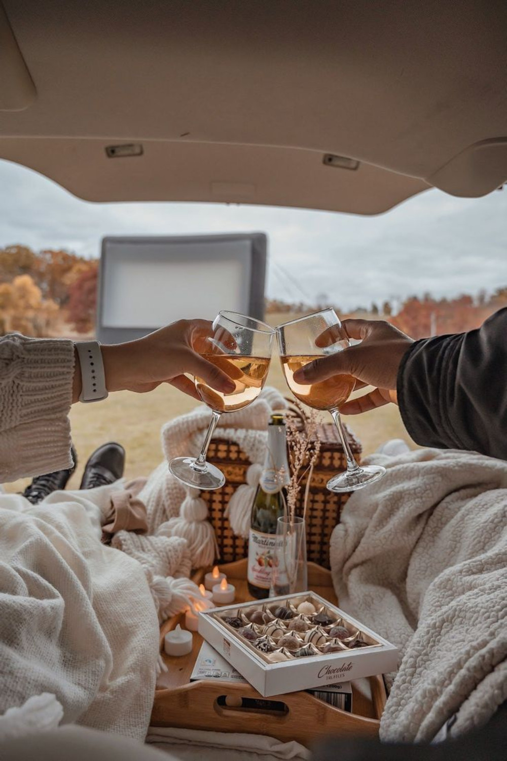 24 Car Date Ideas to Legit Shift Gears in Your Love Life!