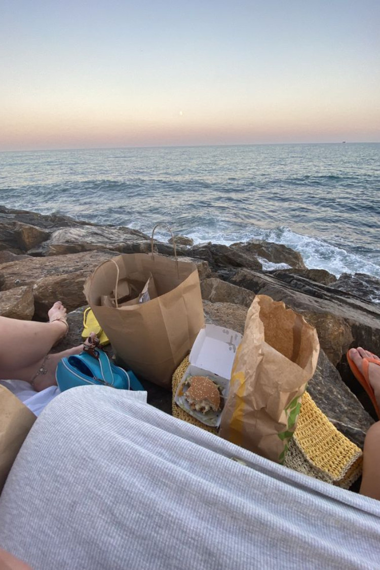 32 Snazzy Lunch Date Ideas to Spice up Your Mealtime!