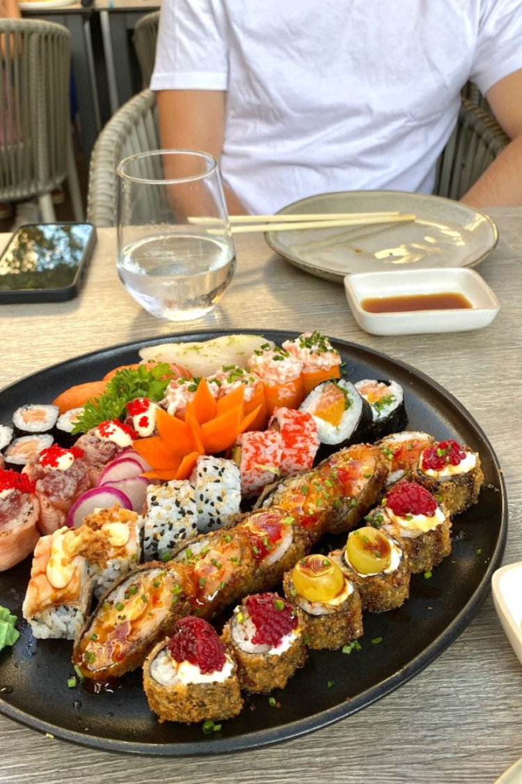 32 Snazzy Lunch Date Ideas to Spice up Your Mealtime!